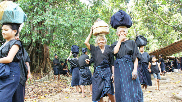 Membumikan Program di Masyarakat Adat Butuh Pendekatan Khusus Membumikan Program di Masyarakat Adat Butuh Pendekatan Khusus